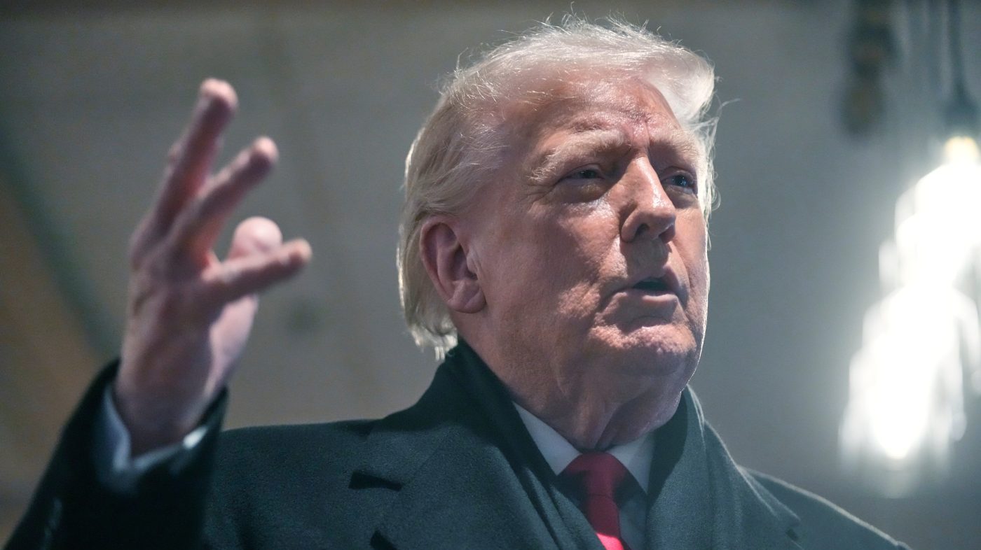 Megyn Kelly warned Stephen Miller that mentioning Alex Pretti could put ...