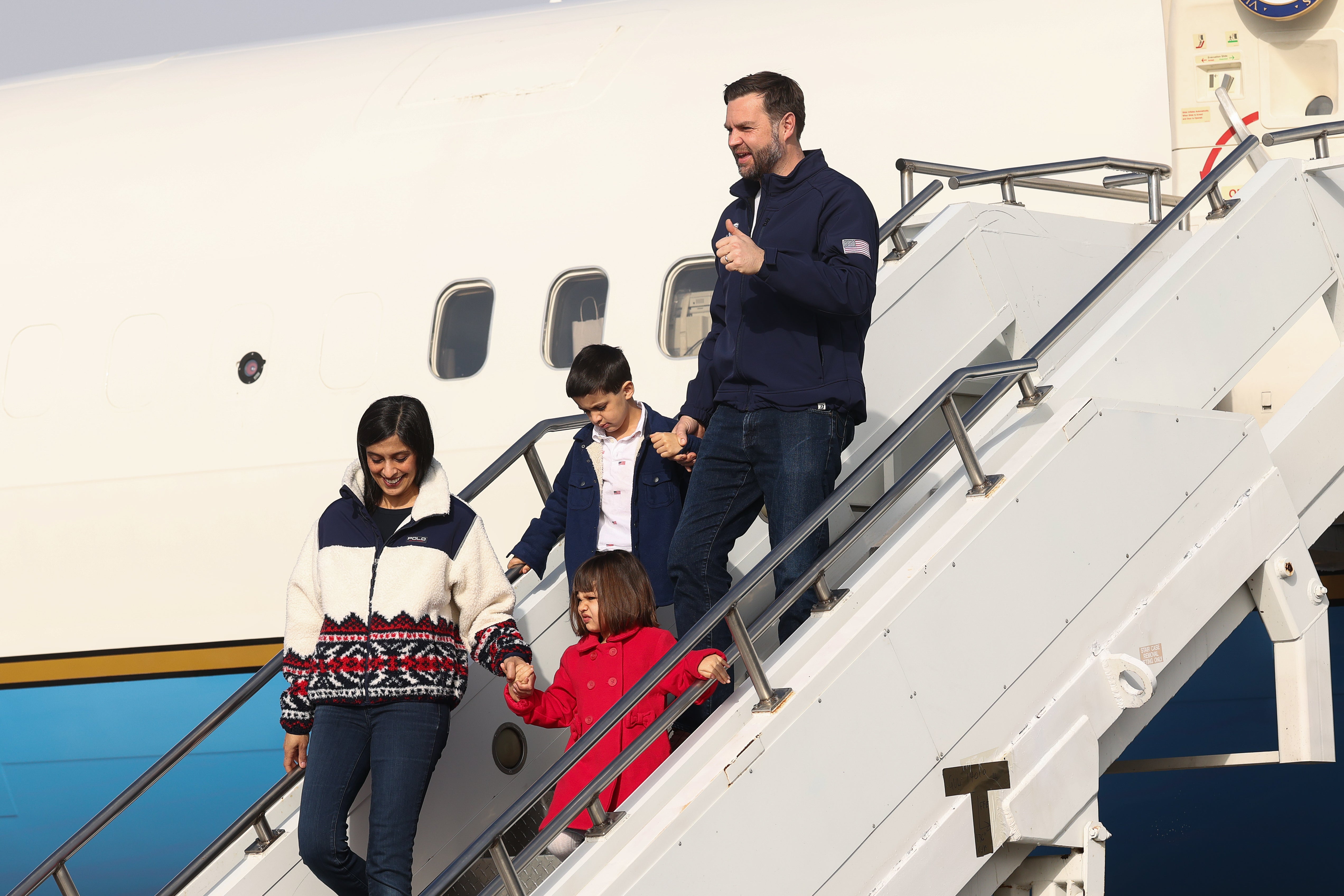 SHOCKING! In the latest report, Usher Vance — JD Vance’s wife — has ...