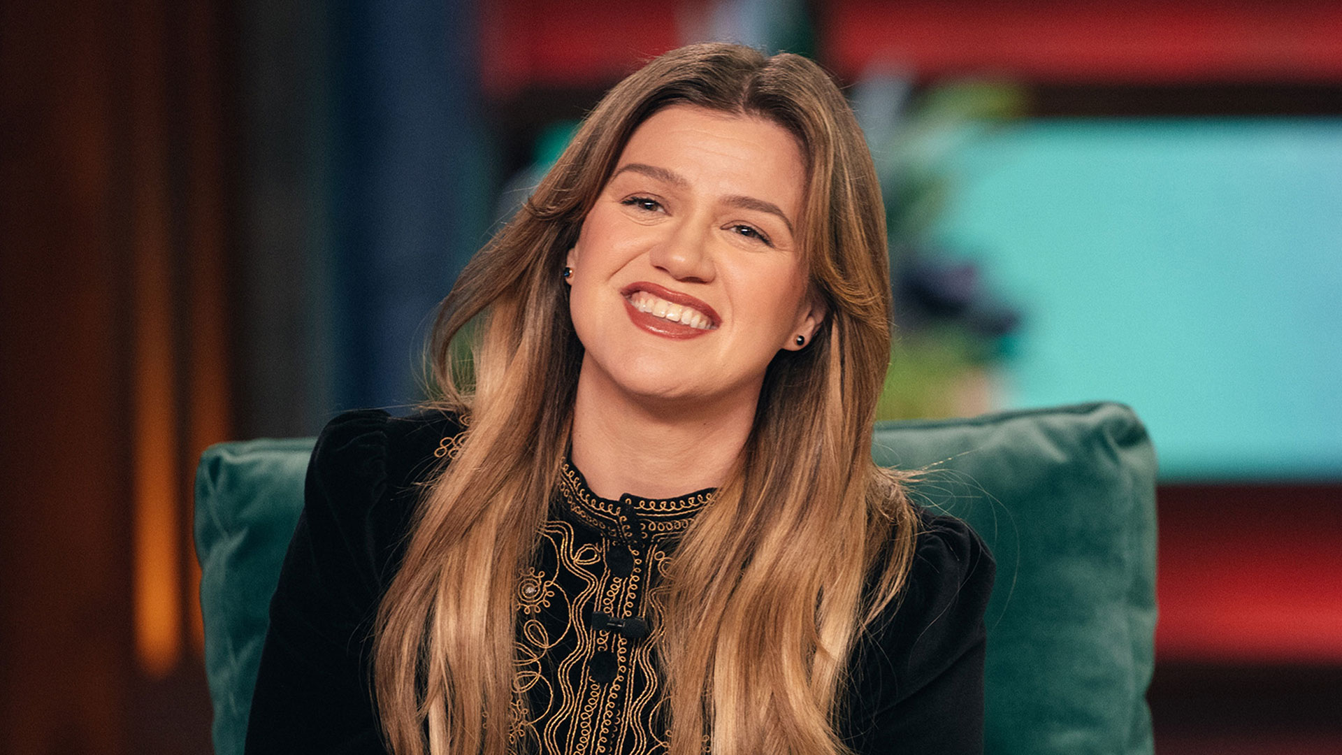 CONFIRMED! The Kelly Clarkson Show has officially revealed its new host ...