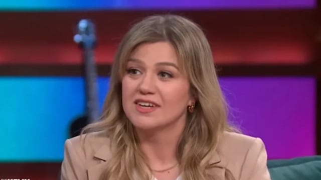 Kelly Clarkson has revealed the emotional reason behind her decision to ...
