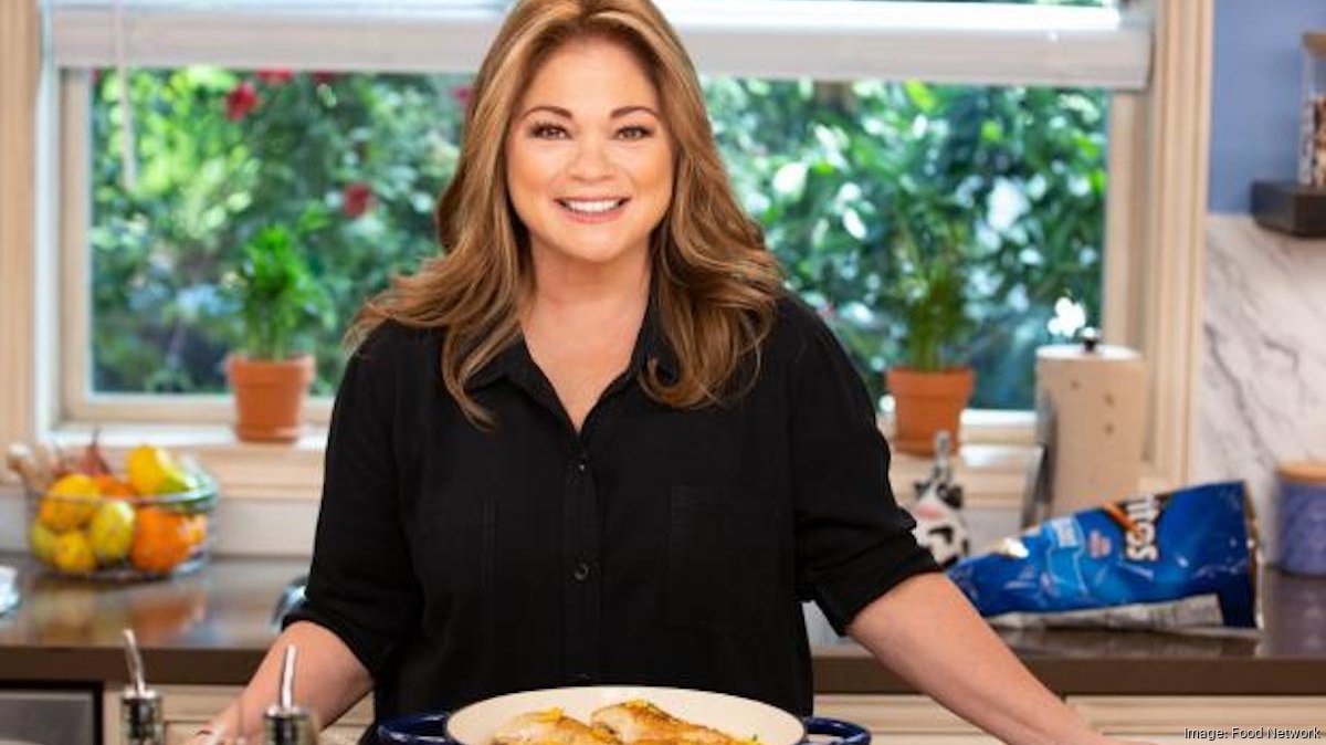 Valerie Bertinelli unexpectedly announced her return to Food Network ...